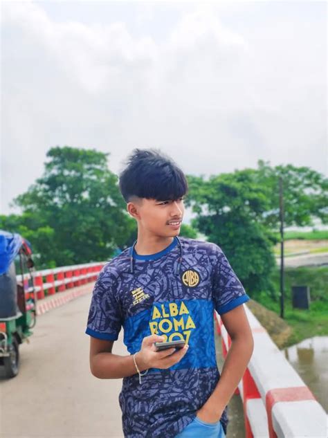 শুভ জন্মদিন ভাইজান🌸 ️ ভালোবাসি ভাই তোকে খুব🥰 তোর জন্য দোয়া ও ভালোবাসা