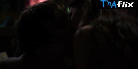 Zosia Mamet Underwear Scene In Bleeding Heart Tnaflix Com