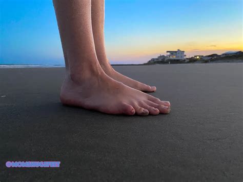 Biggest Feet On The Beach R Momshugefeet