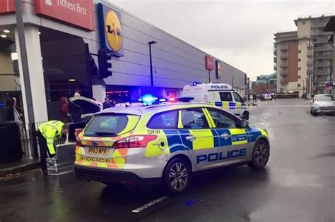 Romford Stabbing Police Issue Condition Update On 19 Year Old Stabbed