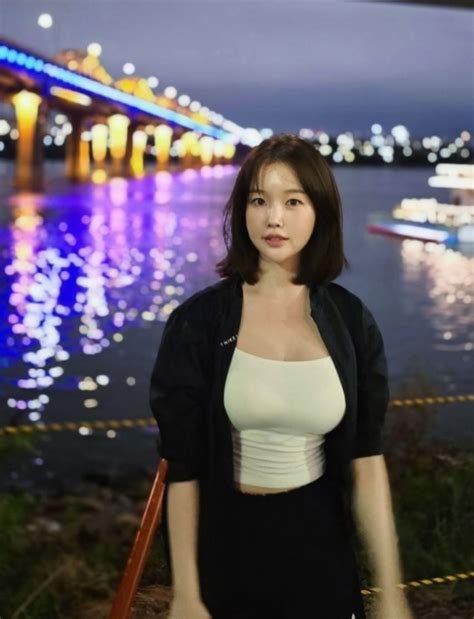 몸매가 남들보다 너무 좋아서 여름에 민망하다는 배소빈아나운서사진모음 포스트쉐어