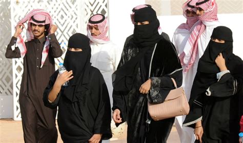 Saudi Hijab Style Mixing Tradition And Trend