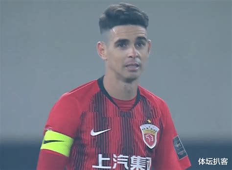 观察：8场足协杯，3场0 0！45亿巨星不会踢了，队友空门也不进东方体育