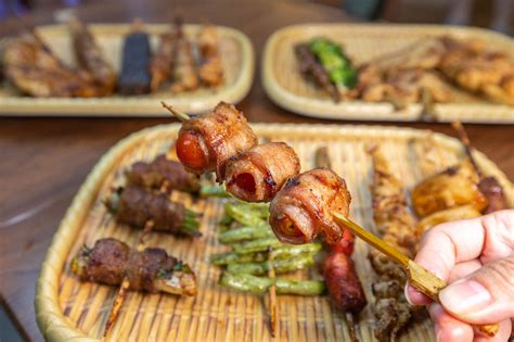 柒串燒逢甲店 現烤串燒19元起，超平價台中逢甲美食報到，特調鹹甜燒烤醬一吃就上癮，逢甲夜市必吃美食推薦