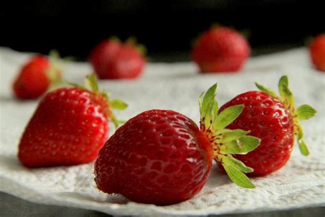 Aligorith S Lair Strawberry Platter