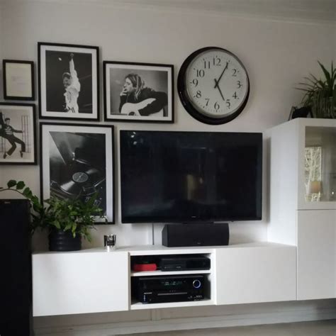 Vägghängd tv-möbel