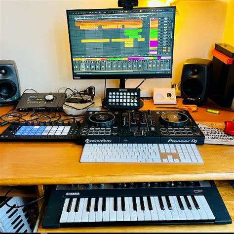 Stream Pit 6 Derniere Danse By Pit Spector Listen Online For Free