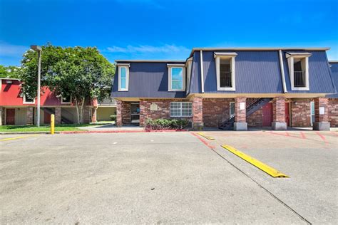 3400 Garden Oaks Dr Unit 1 New Orleans La 70114 Room For Rent In