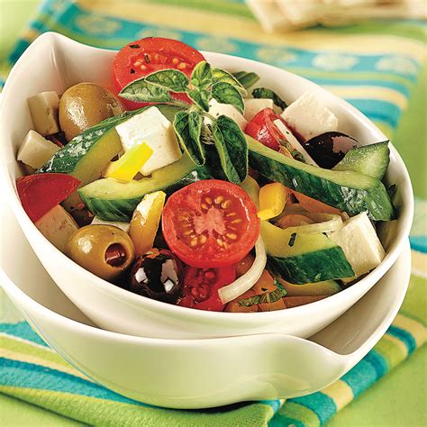 Salade Grecque Soupers De Semaine Recettes Recettes Express Pratico Pratique
