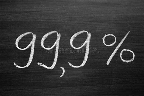 Título 99 9 percent Escrito Um Giz No Quadro negro Imagem de Stock
