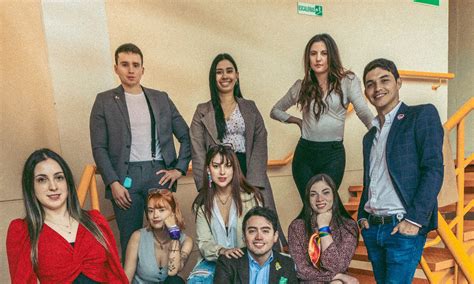 Debate En Redes Por Concejal De Bogotá Que Mostró A Su Equipo De