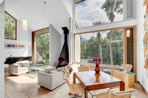 This Rare Mid Century Deland Home With Ties To Frank Lloyd Wright Hits