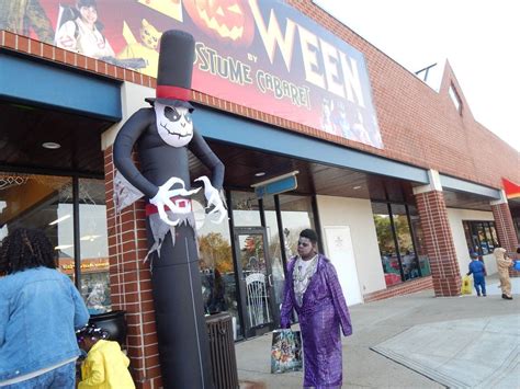 More Than 3000 Attend Festival At Bel Air Halloween Parade Photos