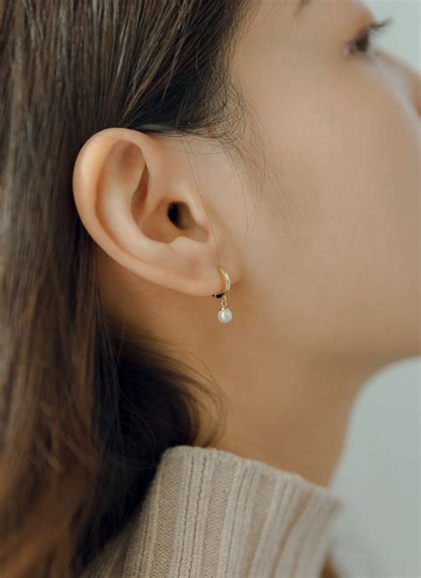 圓圈小珍珠 易扣耳環 925純銀鍍18k金 垂墜耳環 Zuzu Jewelry｜耳環耳夾耳骨夾人氣榜 Pinkoi