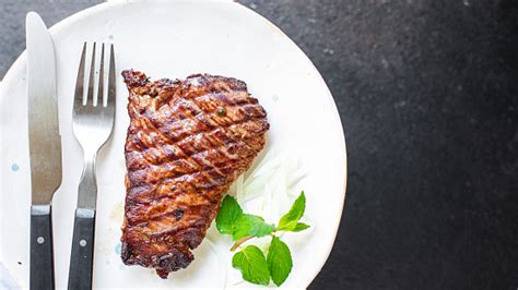 Daging Steak Grill Daging Sapi Atau Barbekyu Panggang Sapi Muda Di Atas