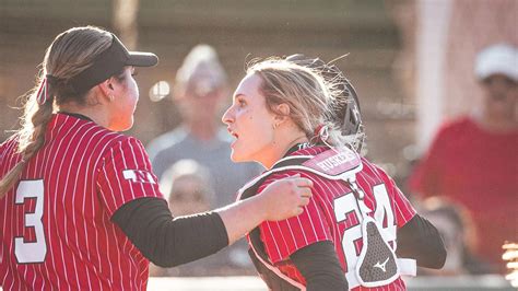 Husker Softball Recap 19 Nebraska Struggles On Offense Drops Game To