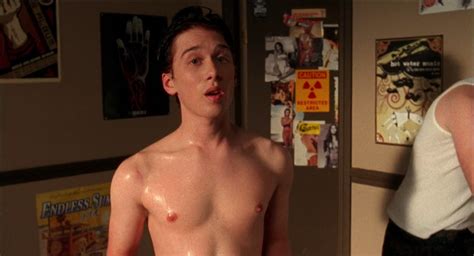 Auscaps Lou Taylor Pucci Shirtless In Fifty Pills