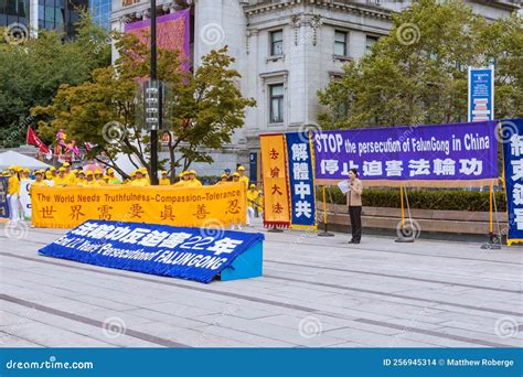 Falun Gong Practitioners Protest Chinese Government Persecution