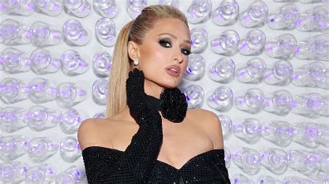 Paris Hilton celebra seis meses do filho Essa Barbie é uma mãe