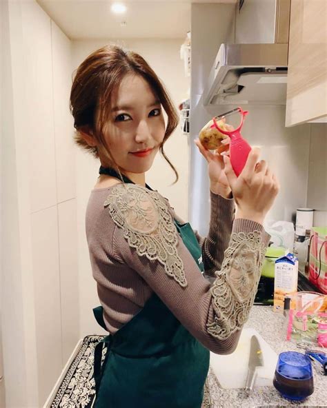 小澤陽子さんのインスタグラム写真 小澤陽子instagram「𝚒𝚗 𝚙𝚛𝚒𝚟𝚊𝚝𝚎 今年はもっと料理をするっ💪🏻🥺。 社会人に