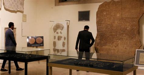 من أكثر من دولة العراق يسترد آلاف القطع الأثرية المسروقة التلفزيون