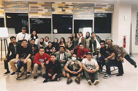 Produk Decky Sastra Dipakai Jokowi