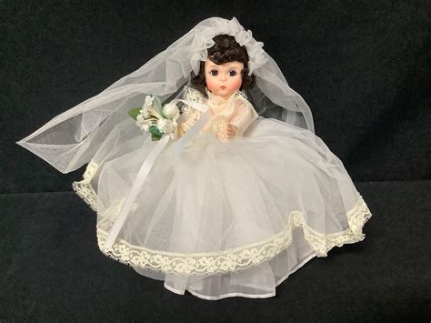 Lot Vintage Madame Alexander Bride Doll