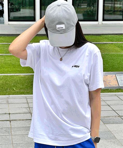블랭크 볼드 로고 반팔 티셔츠 화이트 에이블리