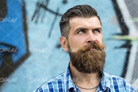 تصویر با کیفیت استایل موی مردانه همراه با ریش و سبیل رنگ شده ایران طرح