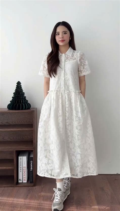 Vẻ đẹp Thanh Lịch Từ Công Sở đến Dạo Phố Với Trang Phục Ren