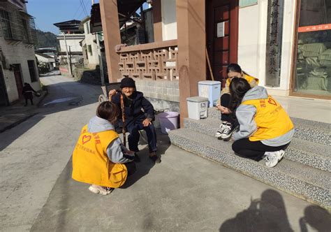 我院灯塔志愿服务队参加重阳节志愿服务活动 商学院 吉首大学
