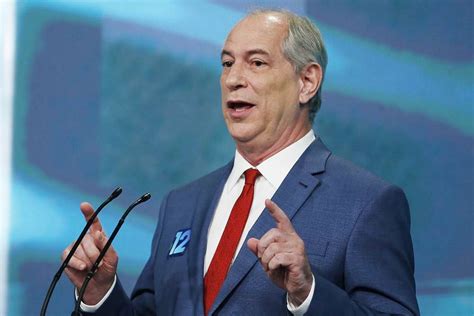 O fim de uma era Rodrigo Faro grava seu último programa e se despede
