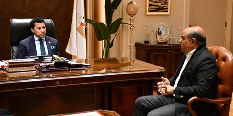 بديوان الوزارة بالعاصمة الإدارية الجديدة وزير الرياضة يلتقي مجلس