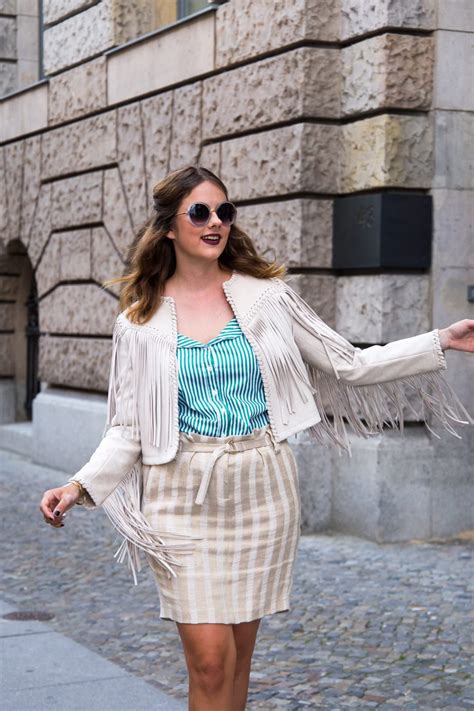 So stylst du deine neue Carmen Bluse - nur nicht langweilig!
