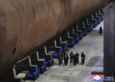 North Korea Shows Its Nuclear Powered Submarine Turdef