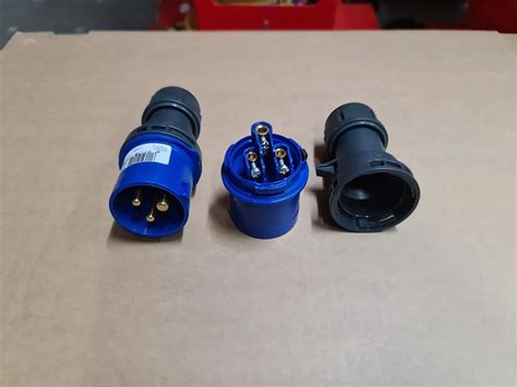 Cee Stecker 1 16 Cee Stecker 230v 16a Gebraucht In Krinau Für Chf 3 Mit Lieferung Auf