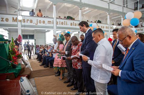 President Santokhi Bezoekt Emancipatiedienst Met Nederlandse Gasten