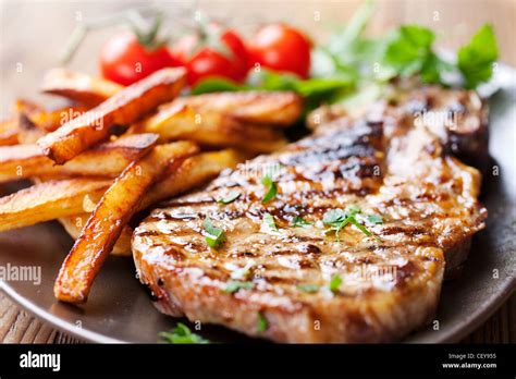 Steak And Chips Hi Res Stock Photography And Images Alamy