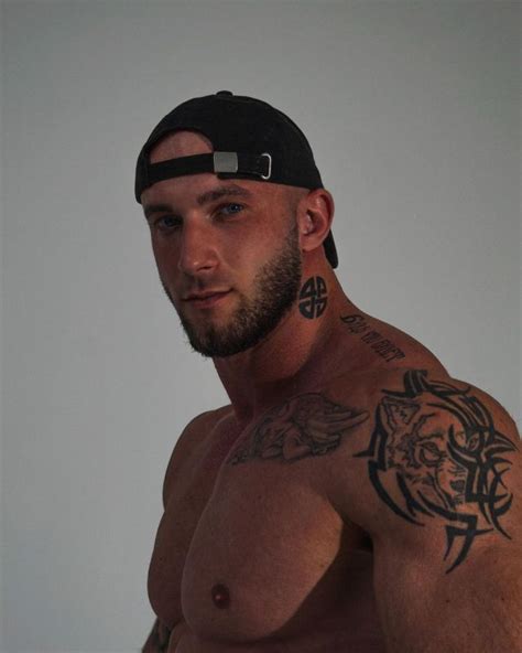 Pin Di 16026537681 Su Hot Cops Nel 2025 Uomini Bellissimi Uomini Gladiatori