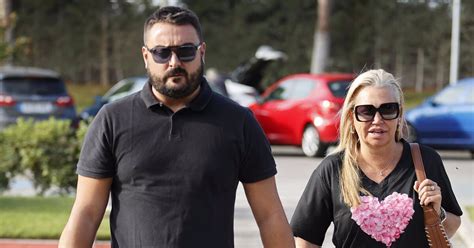 Belén Esteban Acude A Dar Su último Adiós A Jimmy Giménez Arnau Y Muy