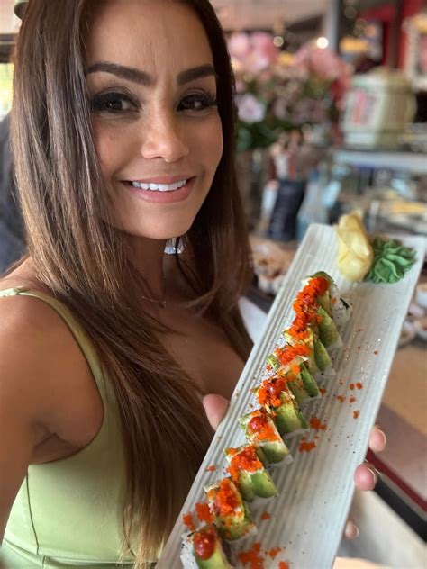 I Loooooove Sushi And Im All About Some Tuna And A Touch Of Heat