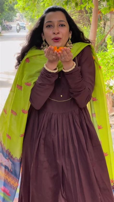 The Umber Wow😍 [video] Kurti Styles Festival Wear Clothes