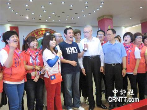 香港中評網：中評現場：馬吳挺丁同台高歌愛拚才會贏