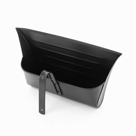 Buffalo Metal Hooded Dustpan Black