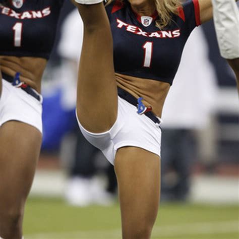 Nfl Cheerleaders Wardrobe Malfunctions