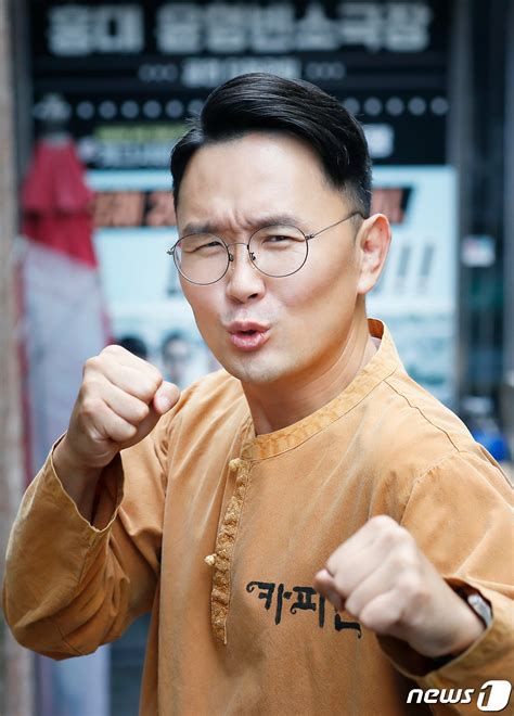 격투기 한일전 윤형빈 적진서 반 나카무라 제압복귀전서 전원일치 판정승 뉴스1