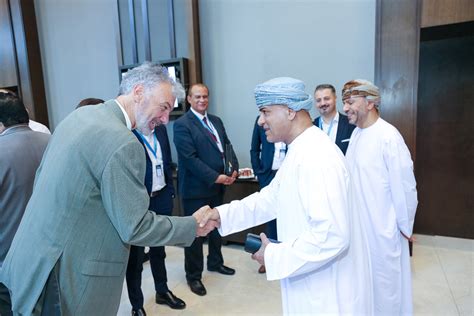 الطيران العماني يدخل أول طائرة في أسطوله مخصصة للشحن في الربع الأخير من