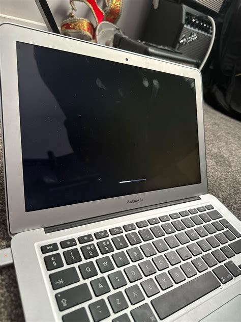 Macbook Stopped On Loading Screen R Applehelp