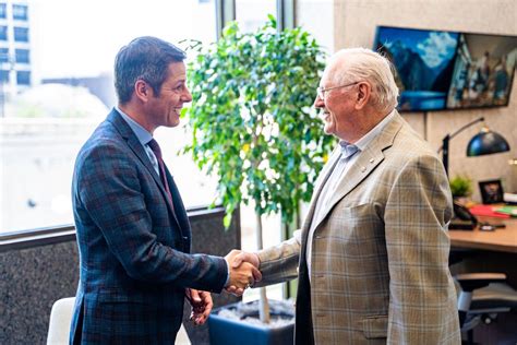 Mature Men Of Tv And Films Len Cariou Canadian Actor