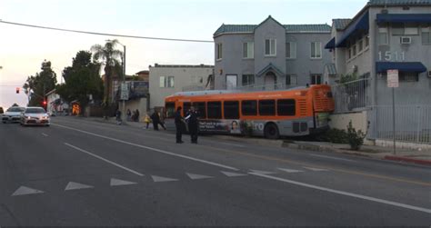 La Metro Bus Crashes Into Wall 4 Hurt